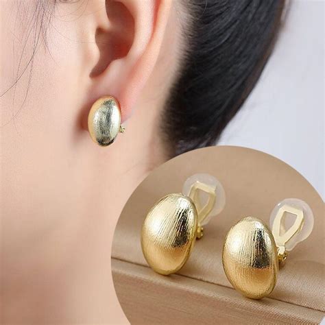 Купити Нові модні золоті овальні нерегулярні сережки для жінок без пірсингу затиск для вух