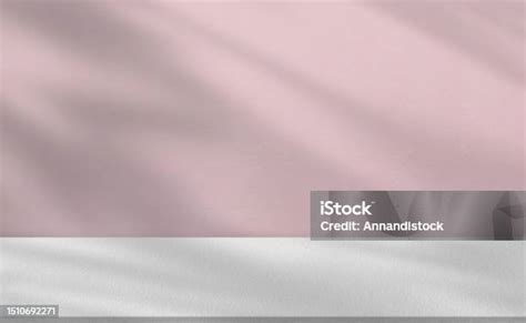 배경 스튜디오 분홍색 벽과 회색 콘크리트 바닥에 나뭇잎 그림자가 있는 시멘트 질감 봄 여름 가을 겨울 화장품 프레젠테이션을 위한 빈 장면 배경 연단 디스플레이 모형 분홍에