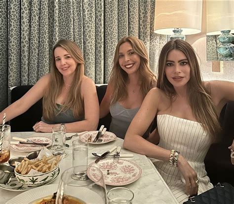 Agt Fans Call Sofia Vergara 51 Ageless As She Stuns In Strapless