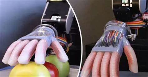 The Robotic Hand Rotates Objects Through Touch Rather Than Vision