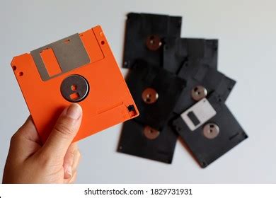 1 768 Floppy Disk Hand Images Stock Photos Vectors Shutterstock