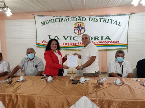 Congresista Mary Acuña Se Reúne Con Gestoras De Ollas Comunes Y