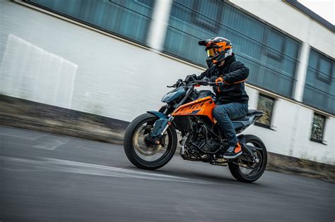Motorrad Vergleich Ktm 125 Duke 2025 Vs Ktm 125 Duke 2024