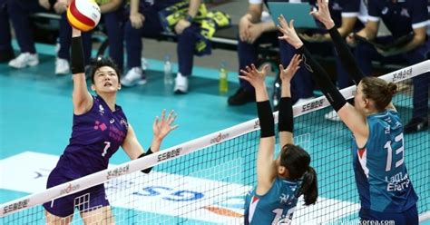 후위공격하는 김다은