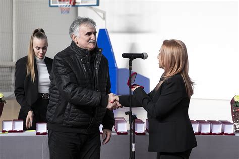 ПУ „Паисий Хилендарски“ награди най добрите си спортисти за 2023 година Пловдивски Университет