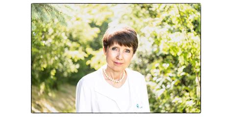 Д р София Ангелова Безвредно пушене няма опасни са дори електроните цигари 24 Здраве