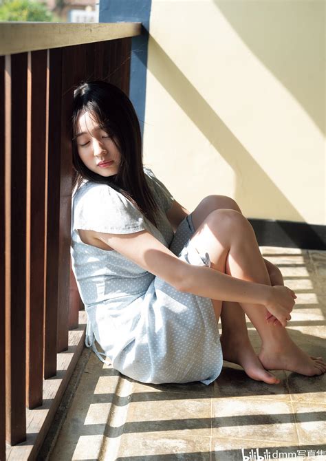 白濱美兎（白滨美兔）1st写真集『manika』 哔哩哔哩