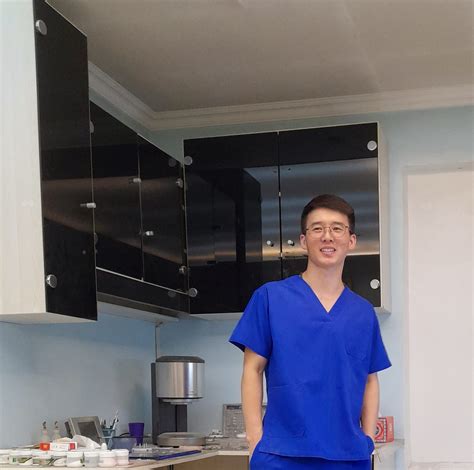 Морь гэдэг зүйлд олон ч жил унуулж эдлэж хайрлаж сургах гэж хичээсэн сургасан хүн маань багш