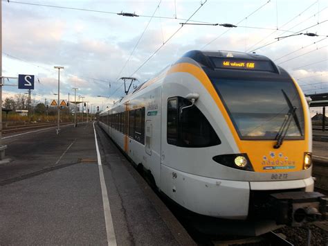 무료 사진 기차역 철도 모 데르 기차 플랫폼 교통 도시 지역