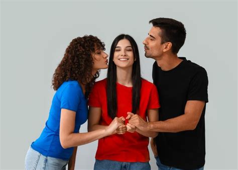 Polygamy Vs Polyamory Key Differences Explained Simply Illicit