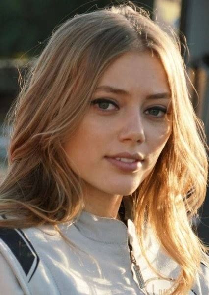 Grace Van Dien Model