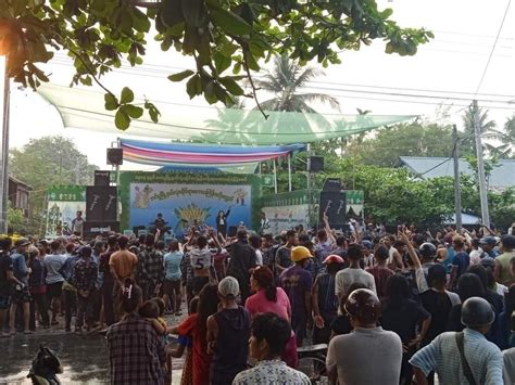 အင်္ဂပူမြို့တွင် စစ်ကောင်စီလုပ်တဲ့ သင်္ကြန်ဗဟိုမဏ္ဍပ်ဗုံးပေါက်ကွဲပြီး ရဲနဲ့စစ်သား ၃ ဦးဒဏ်ရာရ