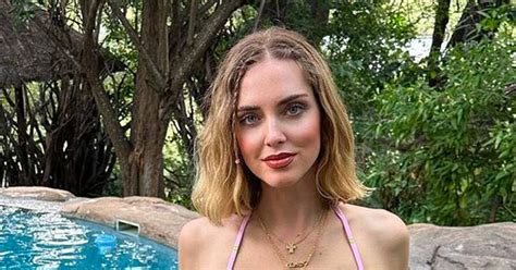 Valanga Di Critiche Per La Foto In Costume Di Chiara Ferragni I