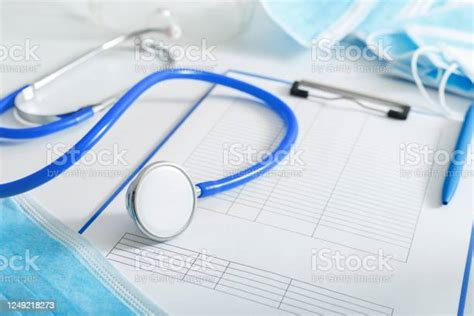 의사 약속 청진기 의료 검사는 진료소 의 사무실에서 의사 직장에 문서를 형성합니다 개념 의학 건강 관리 코로노바이러스 코비드19 예방 0명에 대한 스톡 사진 및 기타 이미지