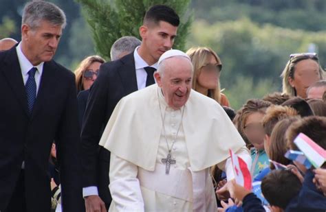 Papa Francesco Pubblica Spera La Sua Autobiografia Uscirà A Gennaio