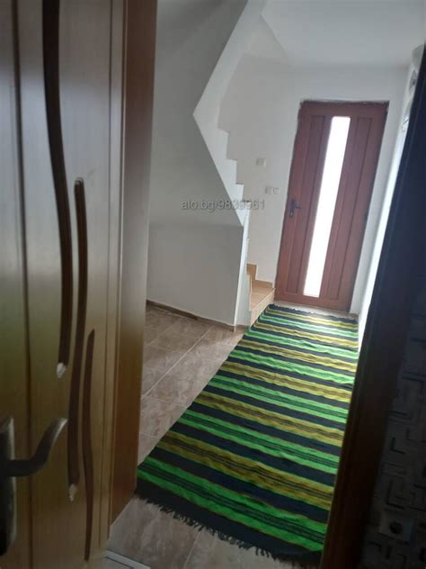 Черни връх Продавам къща ДВУФАМИЛНА Двуетажна къща 280 кв м РЗП 960 кв м двор Къщи Вили