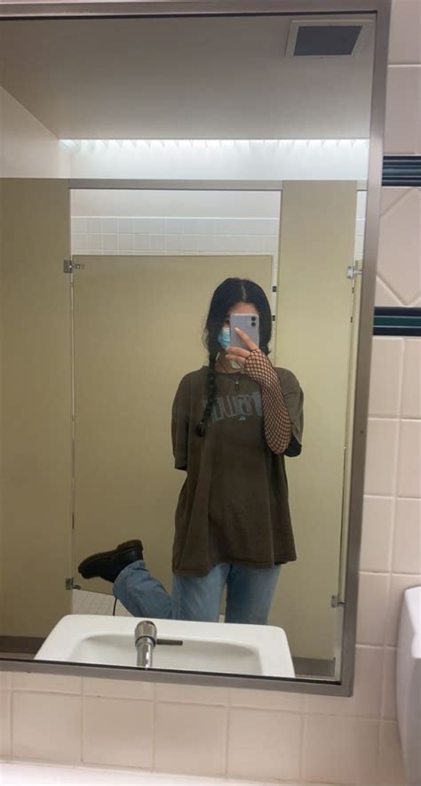 Outfit For School Mirror Pictures Selfie Mirror Selfie Poses Selfie