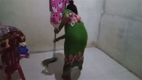 Ngintip Emak2 Ngepel Kamar Tidur Youtube Ngintip Emak2 Ngepel Kamar Tidur Youtube
