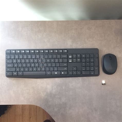 Logitech Wireless Keyboard Mk235 And M170 Mouse Computers And Tech Parts
