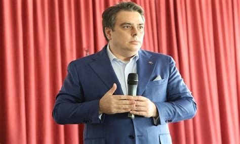 Асен Василев се срещна с представители на местния бизнес в Ловеч R Oblastta