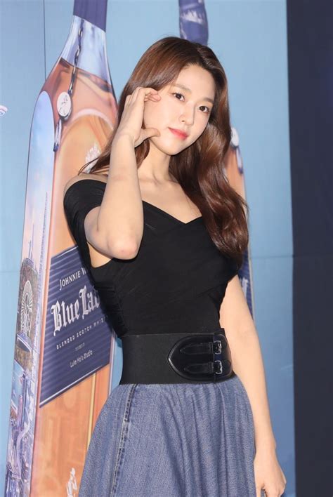 [뉴스1 ★]설현 여성들의 워너비 몸매…보디 챌린지 성공했어요 헉스