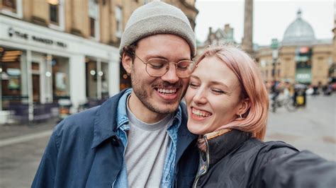 Ways Being In Love Makes A Person More Attractive According To Psychology Ilene Dillon