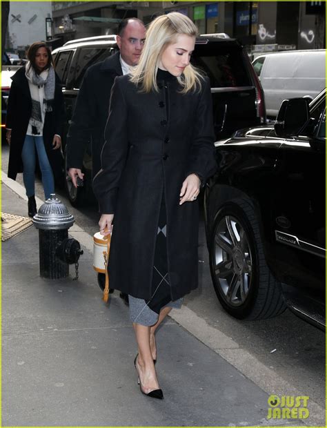 Allison Williams And Kate Upton Step Out In Style In Nyc Photo 3863537 Kate Upton Photos Just