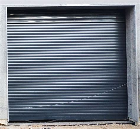 Ролетни врати за гаражи и магазини Пет минути