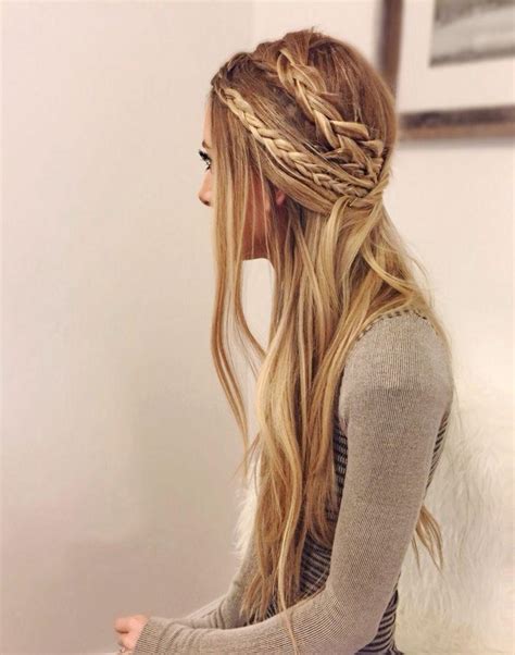 25 Fun Hippie Hairstyles You Can Try Today
