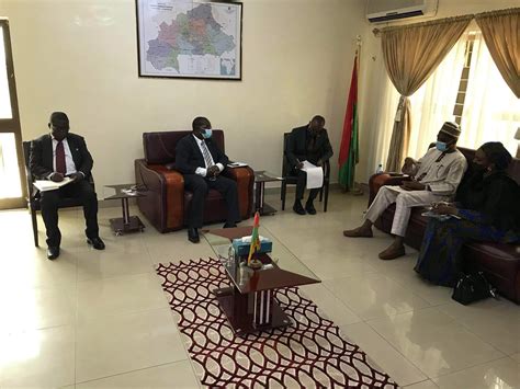 Lambassadeur Gouba Reçoit Le Chef De La Cellule De Liaison De Lunowas