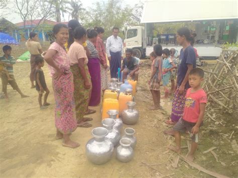 မိုခါဆိုင်ကလုန်းမုန်တိုင်းကြောင့် သောက်သုံးရေအခက်အခဲဖြစ်နေသည့်ပြည်သူမ