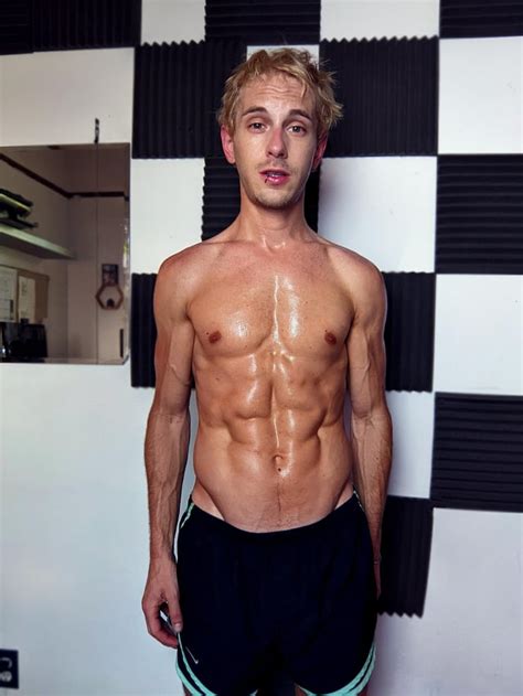 simple casting photo r gayrateme