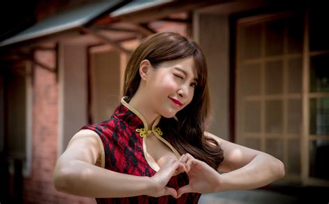 스트리트 스타일 실크발 No177 우우기 붉은 꽃 짧은 치파오 하이힐 각선미 V2ph