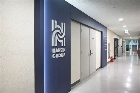 심플한 모던 컨셉 28평 사무실 인테리어