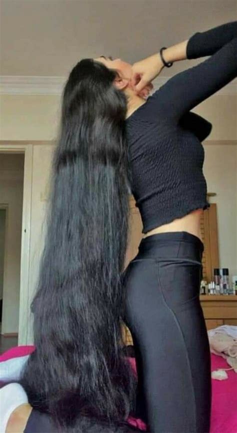 Pin On Menyisir Rambut Sangat Panjang Sekali