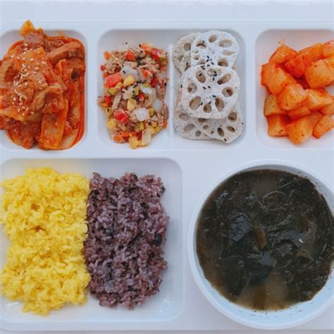 단체급식 메뉴모음 들깨미역국 돼지김치두루치기 참치채소볶음 연근흑임자무침 만드는법 1월 구내식당 식단표 레시피 네이버 블로그