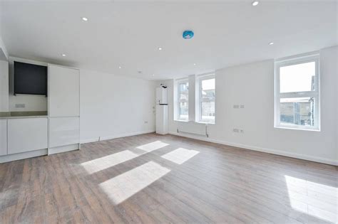 Brownhill Road Catford London Se6 2 Bed Flat £1 800 Pcm £415 Pw