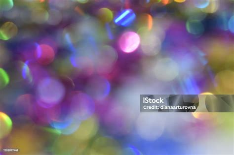 초점을 맞춘 반짝이는 빛 빛 배경 크리스마스 장식 개념의 흐림 0명에 대한 스톡 사진 및 기타 이미지 0명 12월 계절 Istock