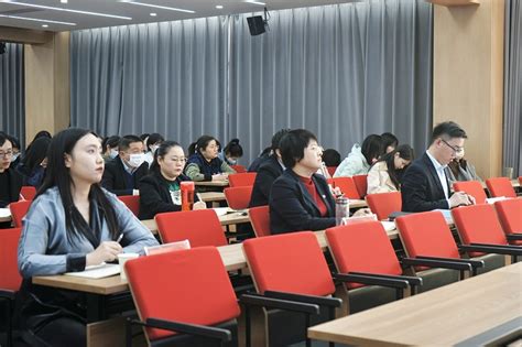 教育部高校思想政治工作队伍培训研修中心聂娜来校作专题讲座 学术交流 郑州财经学院