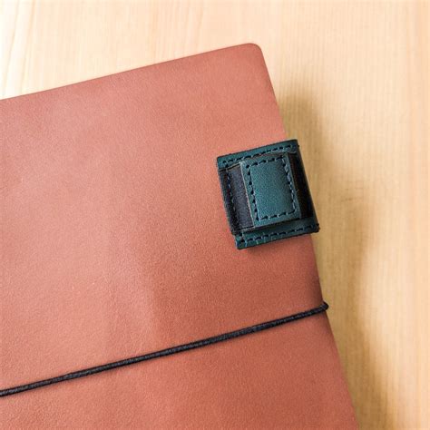 Magnetic Pen Loop The Black Canvas