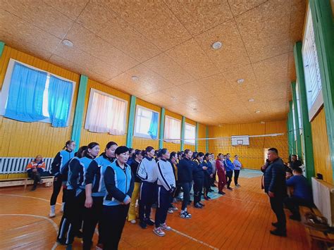 Бүсгүйчүүдийн дунд гар бөмбөгийн тэмцээн болов