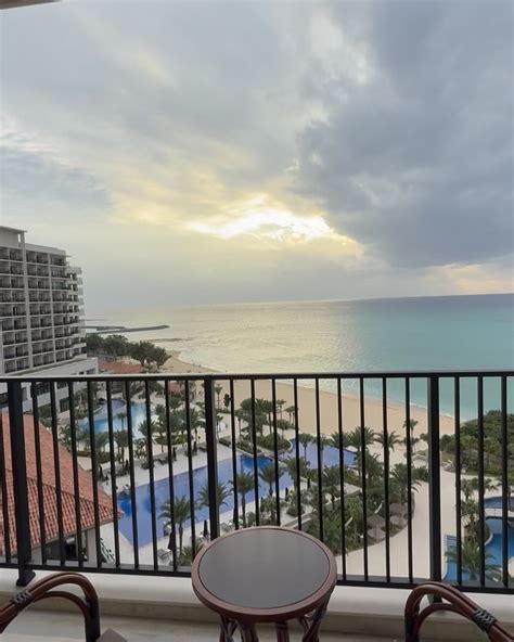 24년도 연말 여행을 다녀와서 새롭게 충전 된 기분 입니다🥂 새롭게 시작하는 새 해에는 더 현명하게 일하고 사람들이랑 더 잘 지낼 수 있는 그릇이 큰 사람이 되기를 바래