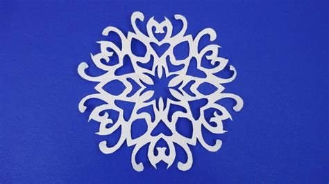 Как сделать снежинку из бумаги Новогодние снежинки своими руками Youtube