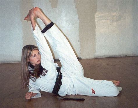 Pin By Graham Moore On Katheryn Winnick Katheryn Winnick Karate Girl