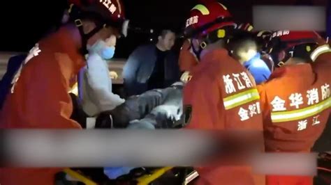 同一天两起车祸人员被困，消防员分秒必争救援关键帧澎湃新闻 The Paper