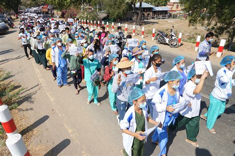 ယင်းမာပင်မြို့တွင် အာဏာသိမ်းစစ်အစိုးရ အလိုမရှိကြောင်း အင်အား ၁ သိန်းက