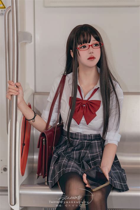 咬一口兔娘 电车惊魂71p 美图316