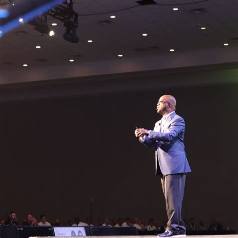 Simon T Bailey On Linkedin Ignitethepowerofwomen Simontbailey Linkedinlearninginstructor