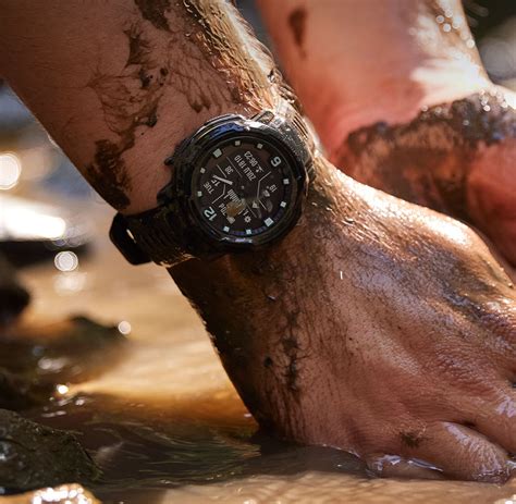 Instinct Crossover Solar Jam Tangan Analog Digital Dengan Tenaga Surya Tactical Smartwatch