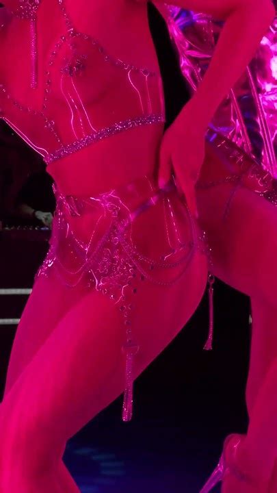 Стрип клуб для мужчин в Москве Auf Club Moscow Красная Пресня 24 21 00 06 00 каждый день